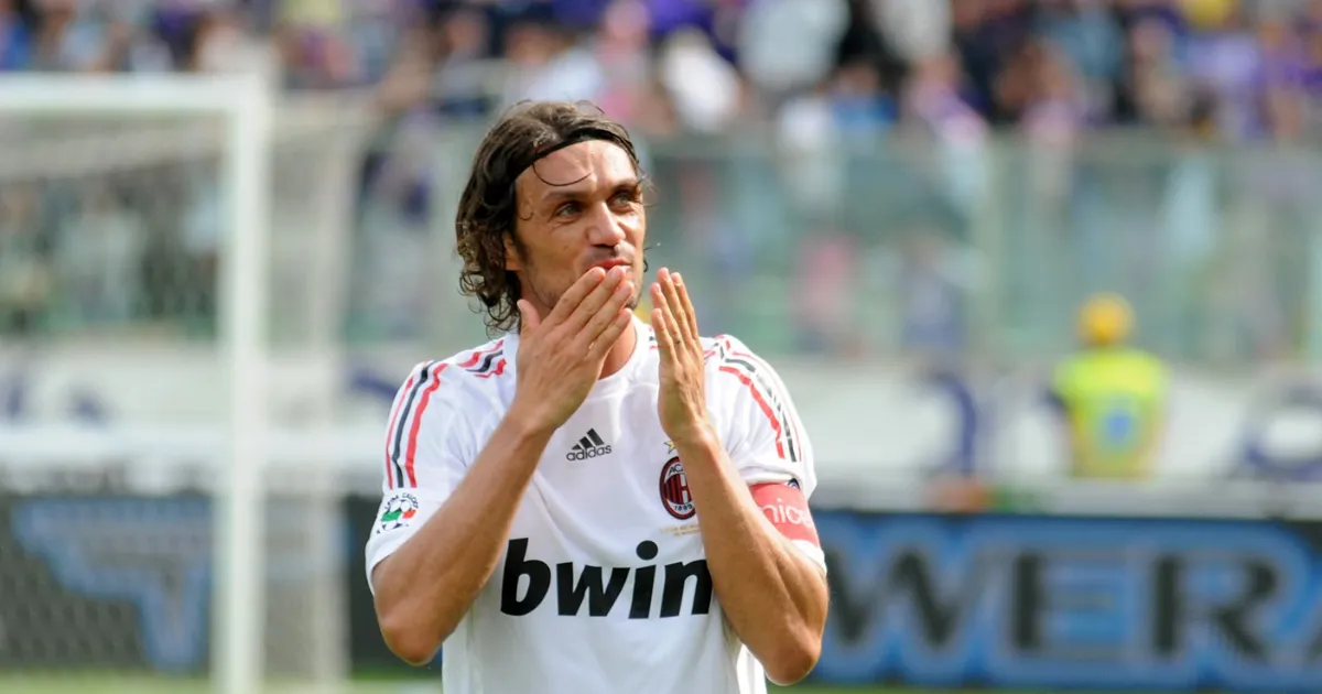 Top 10 Famous Football Players In The World (Currently Ranked)